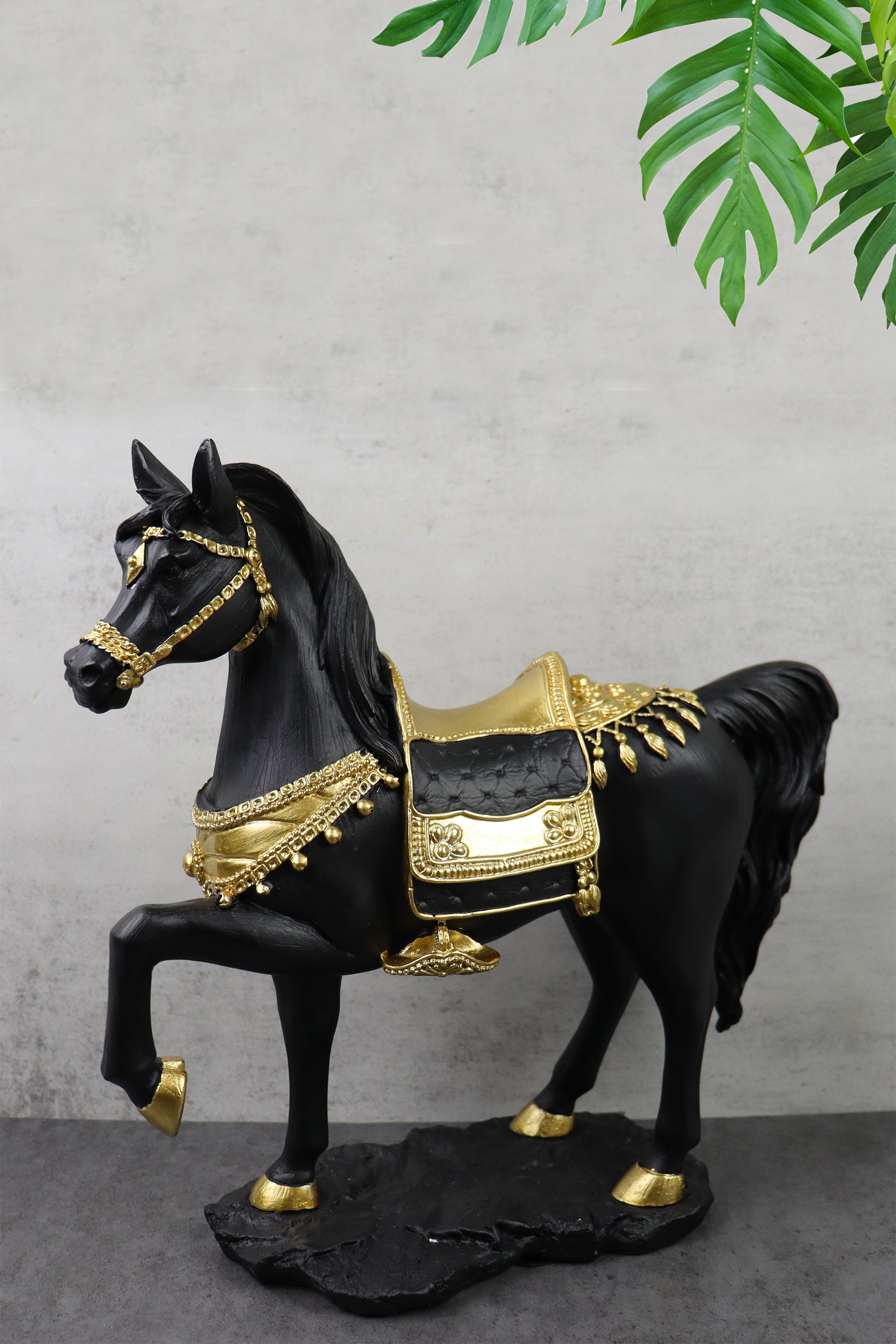 Horse Idol Statue Showpiece for Home Decor – Artificial Flowers ...
